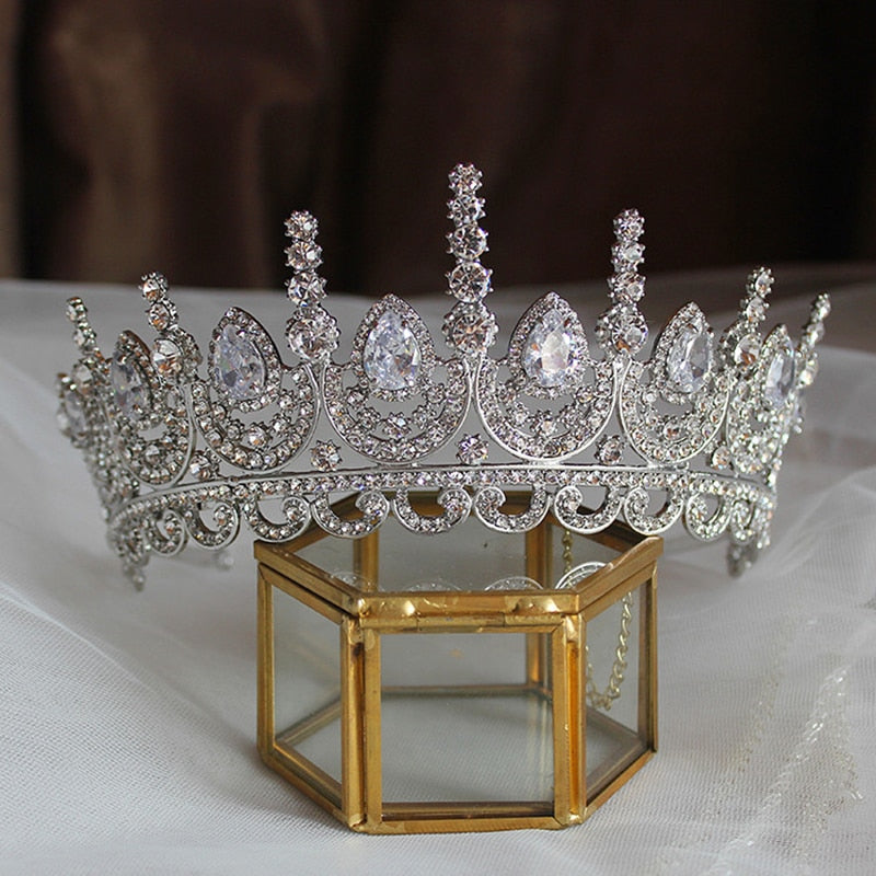 Magnetic Noble Pageant Tiara – FairytaleCreators